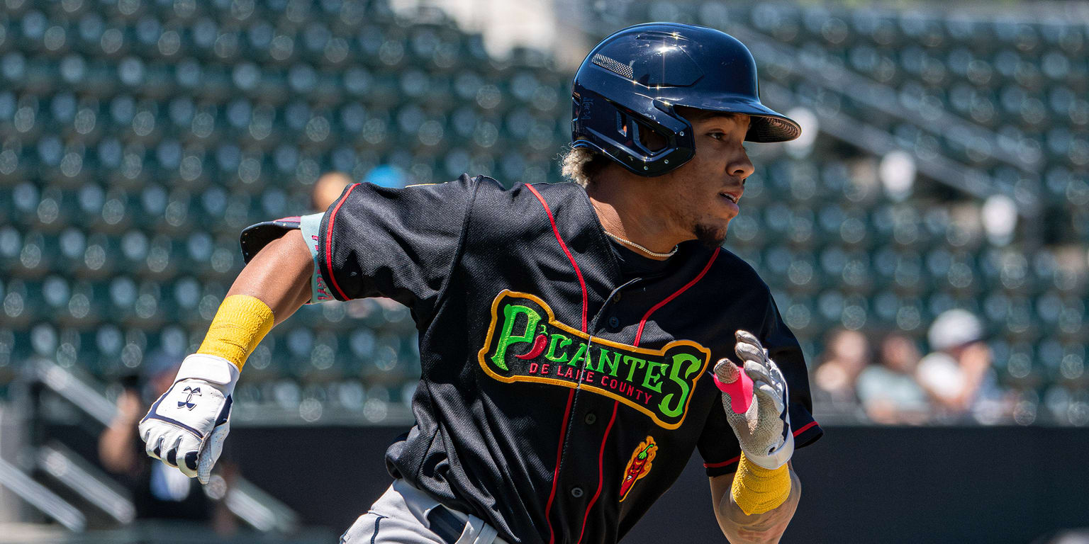 Angel Genao tops 4 prospects added to Guardians' 40-man roster