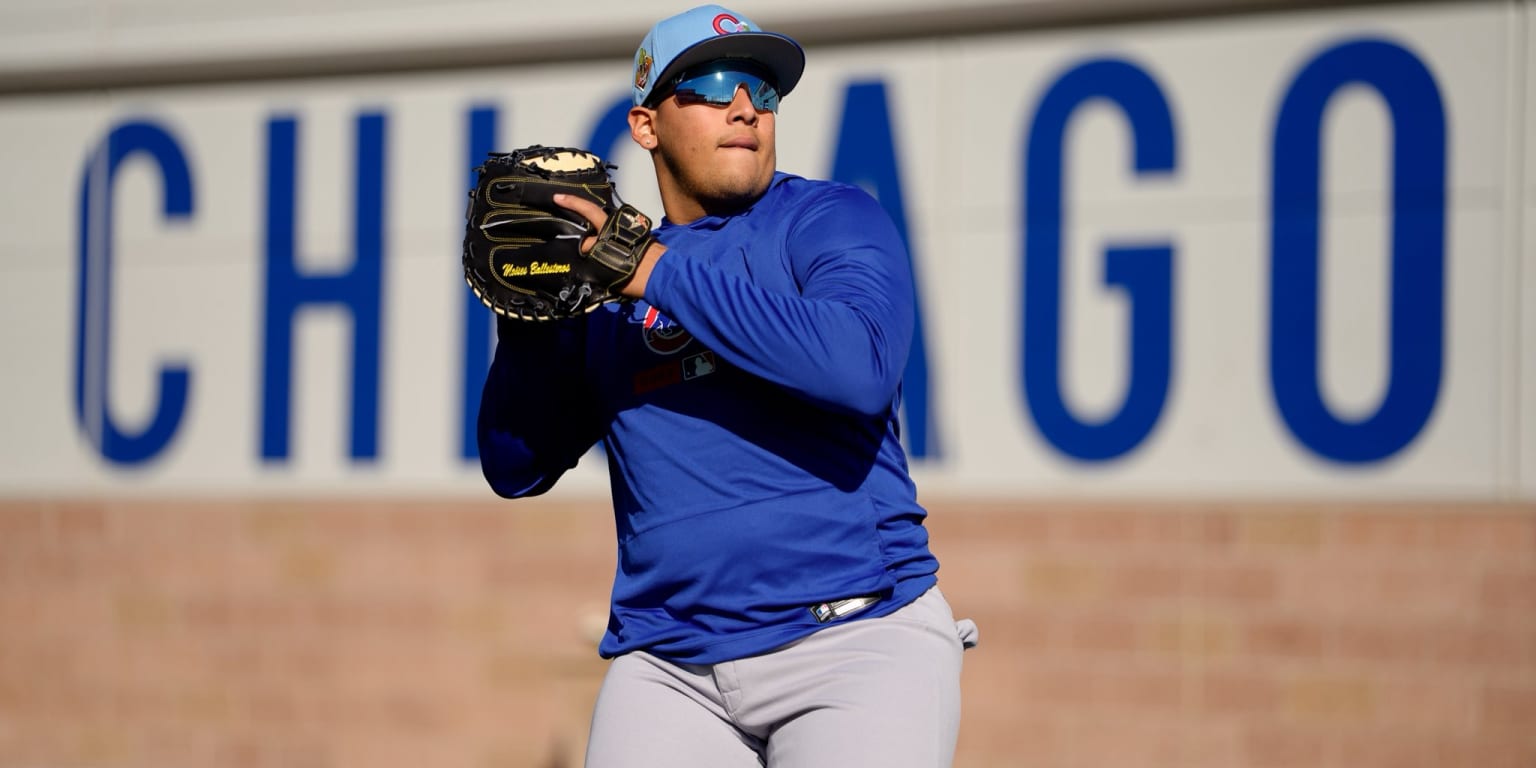 Moisés Ballesteros arrives at Cubs camp to compete for roster spot