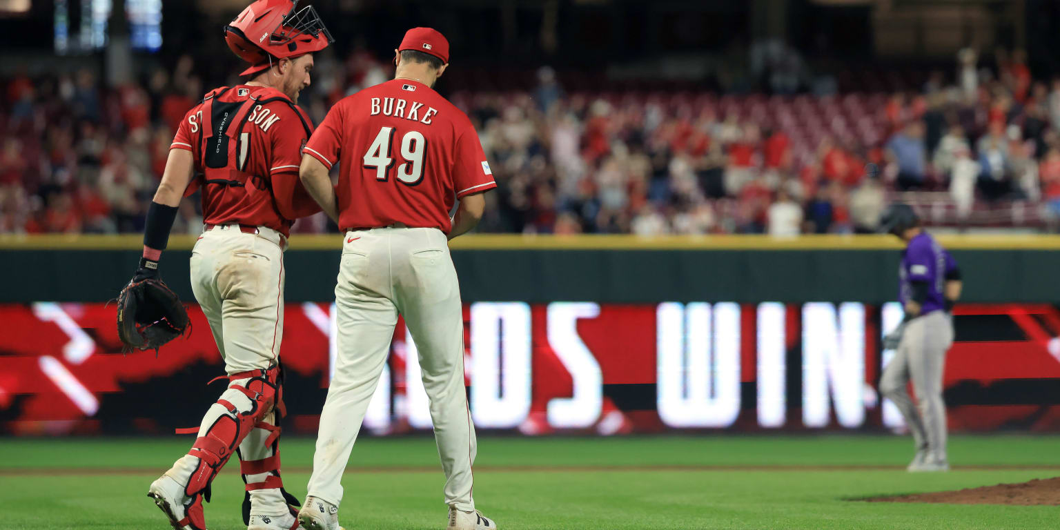 Tyler Stephenson wins Reds fans LaRosa's pizza with ABS challenge