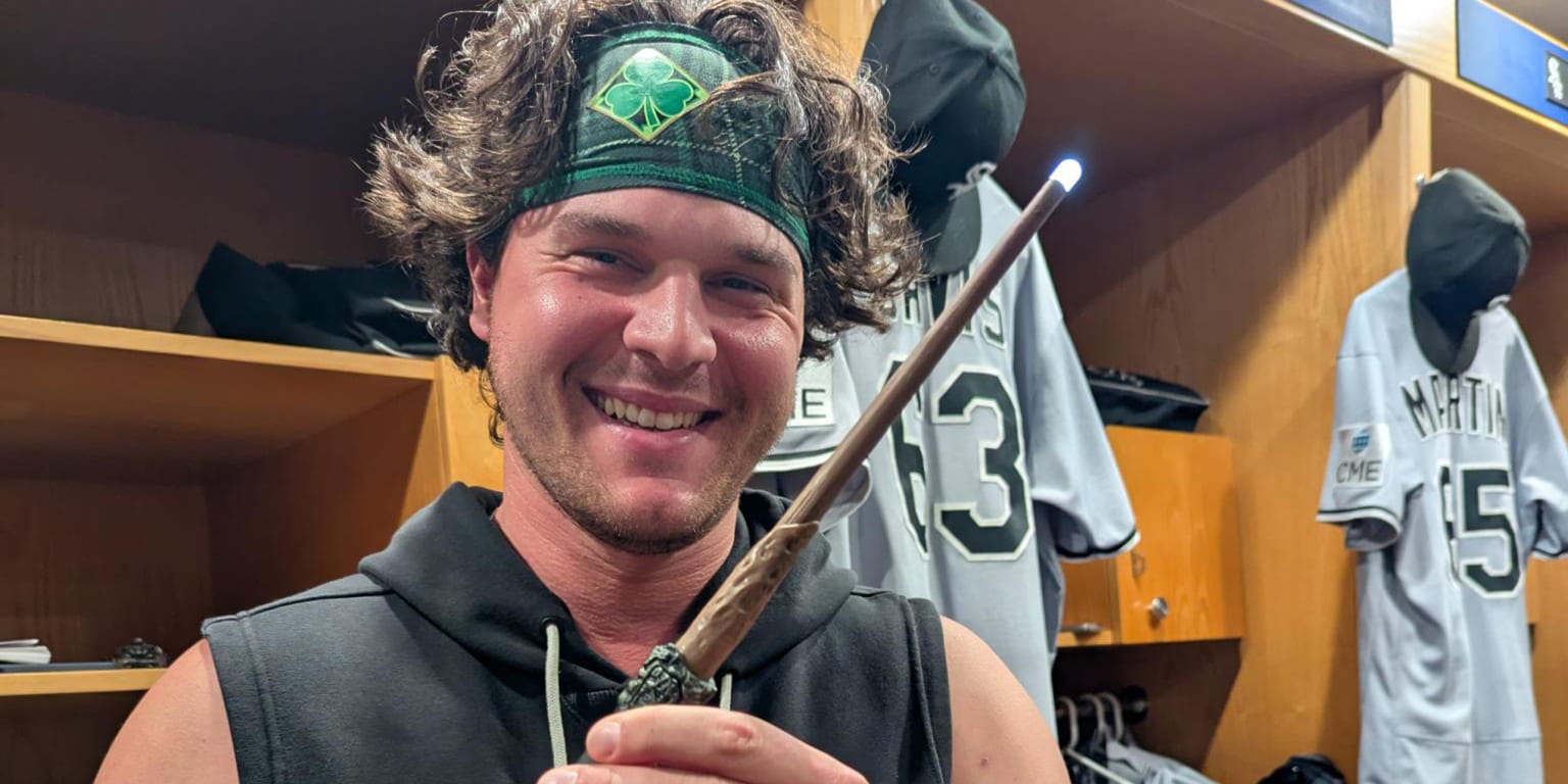 Mike Vasil bringing magic to White Sox clubhouse during rehab