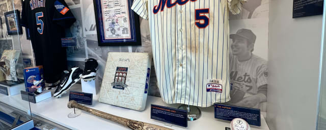 Meet the Mets Memorabilia Tour | New York Mets
