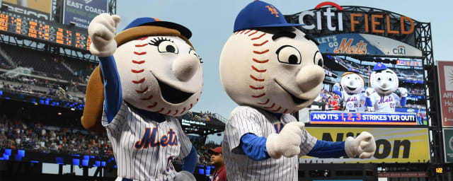 Mr. & Mrs. Met on Game Day | New York Mets