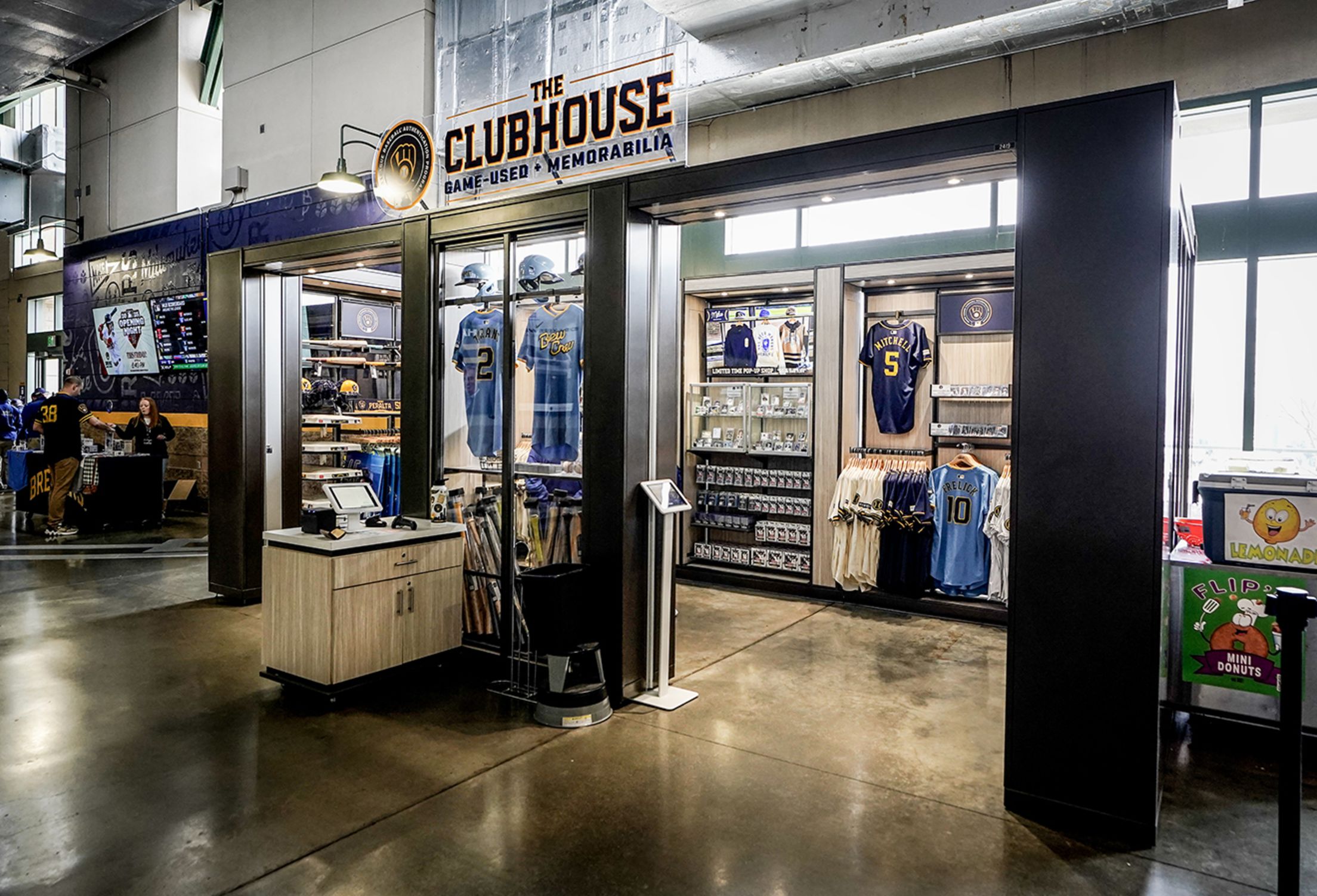 Milwaukee Brewers Authentics | MLB Authentication | MLB.com