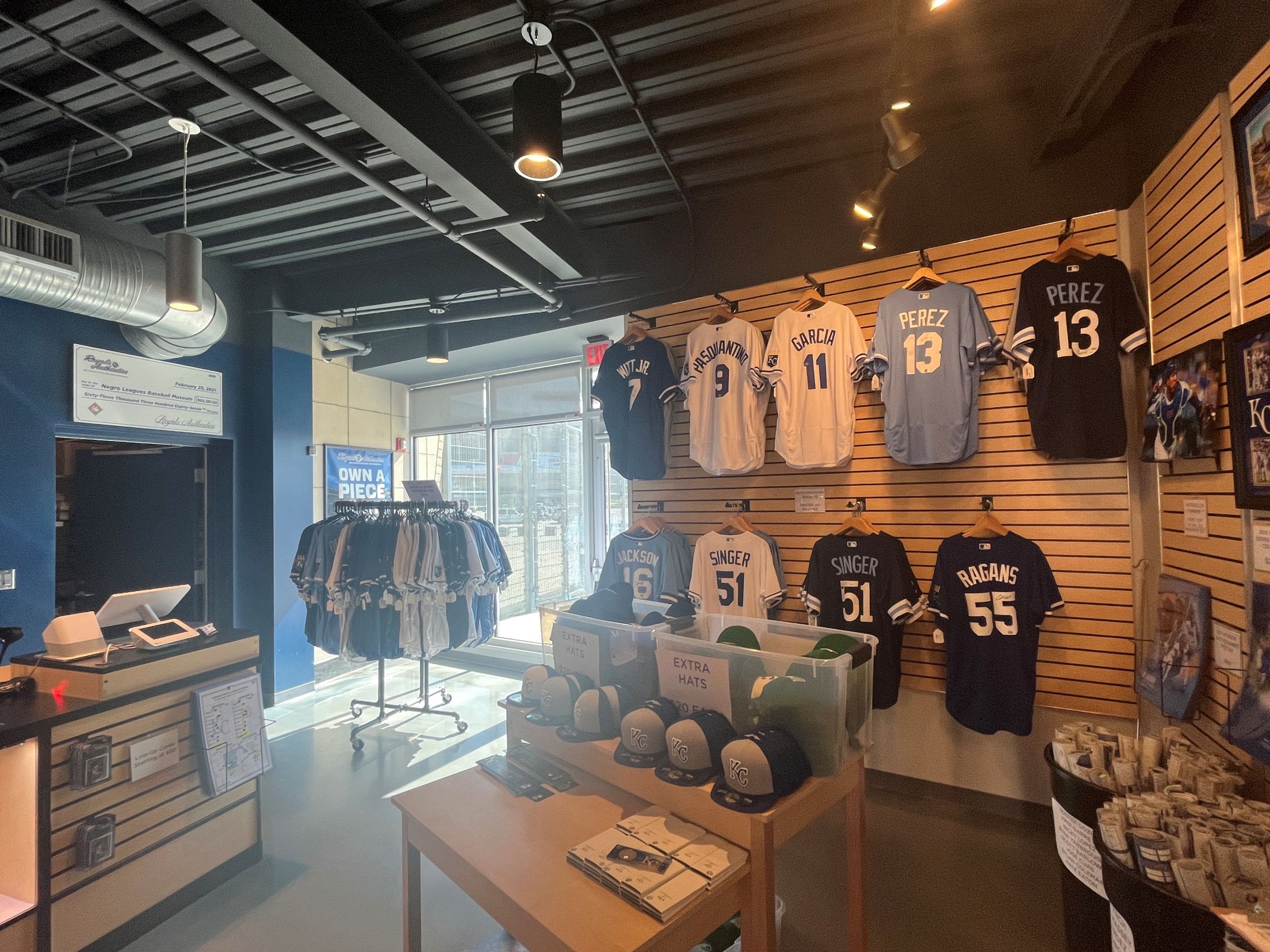 Kansas City Royals Authentics | MLB Authentication | MLB.com