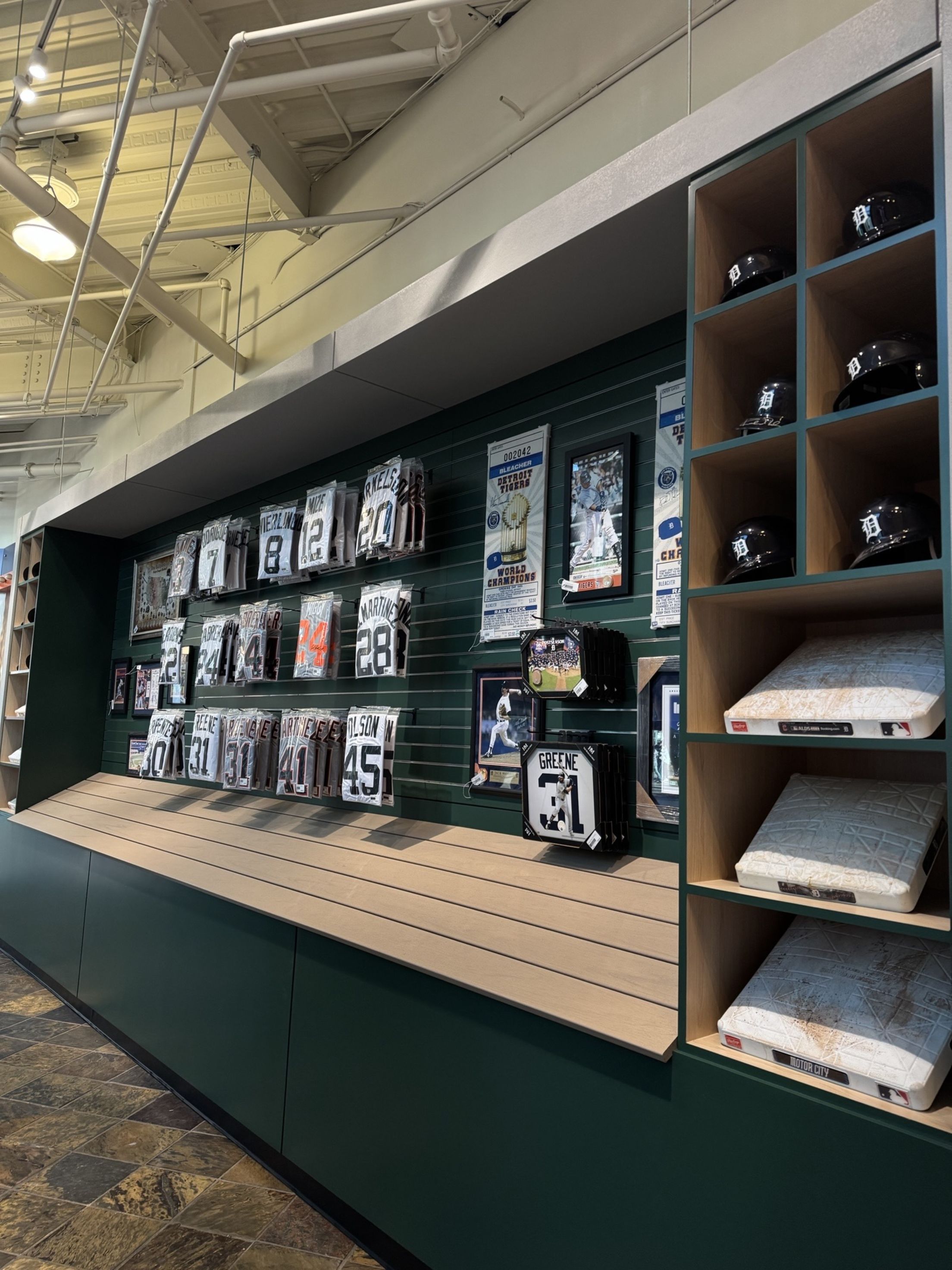 Detroit Tigers Authentics | MLB Authentication | MLB.com