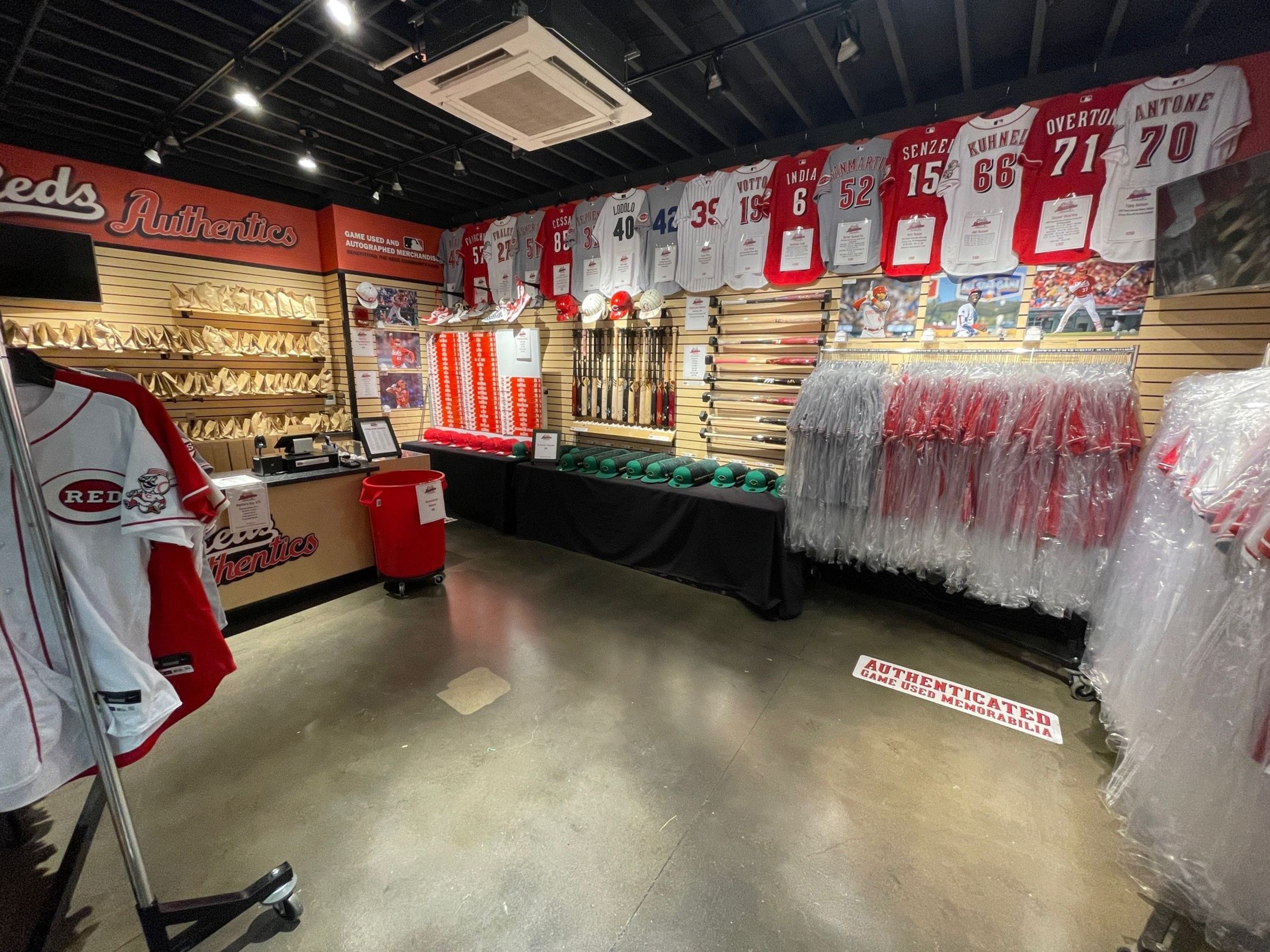 Cincinnati Reds Authentics | MLB Authentication | MLB.com