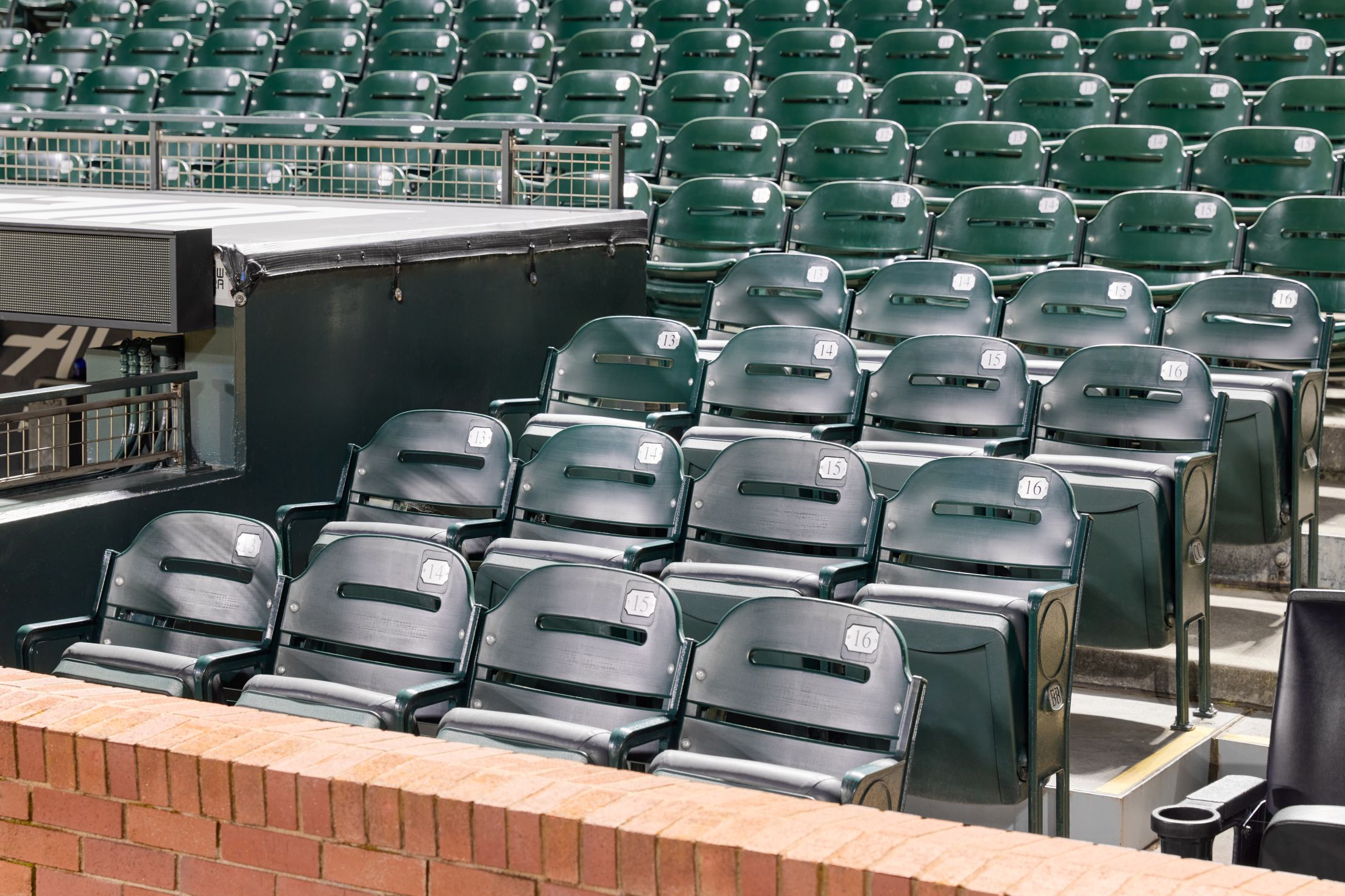 Groups & Hospitality Experiences | Dugout Box Photos | San Francisco Giants
