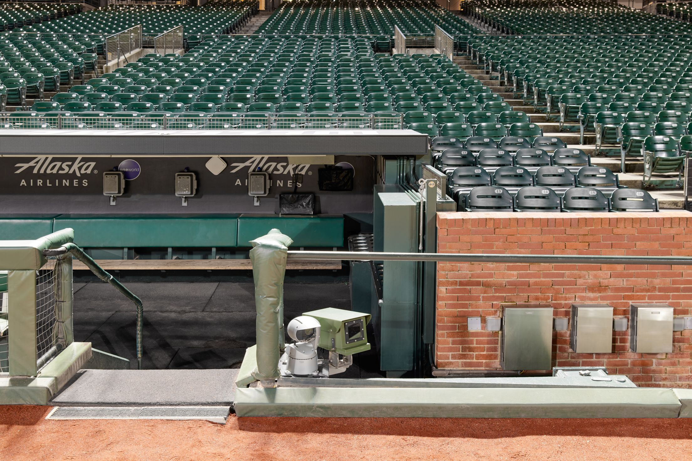 Groups & Hospitality Experiences | Dugout Box Photos | San Francisco Giants