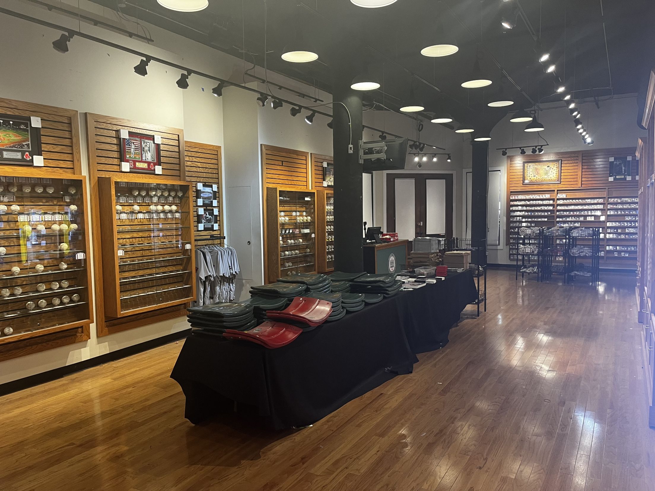 Boston Red Sox Authentics | MLB Authentication | MLB.com