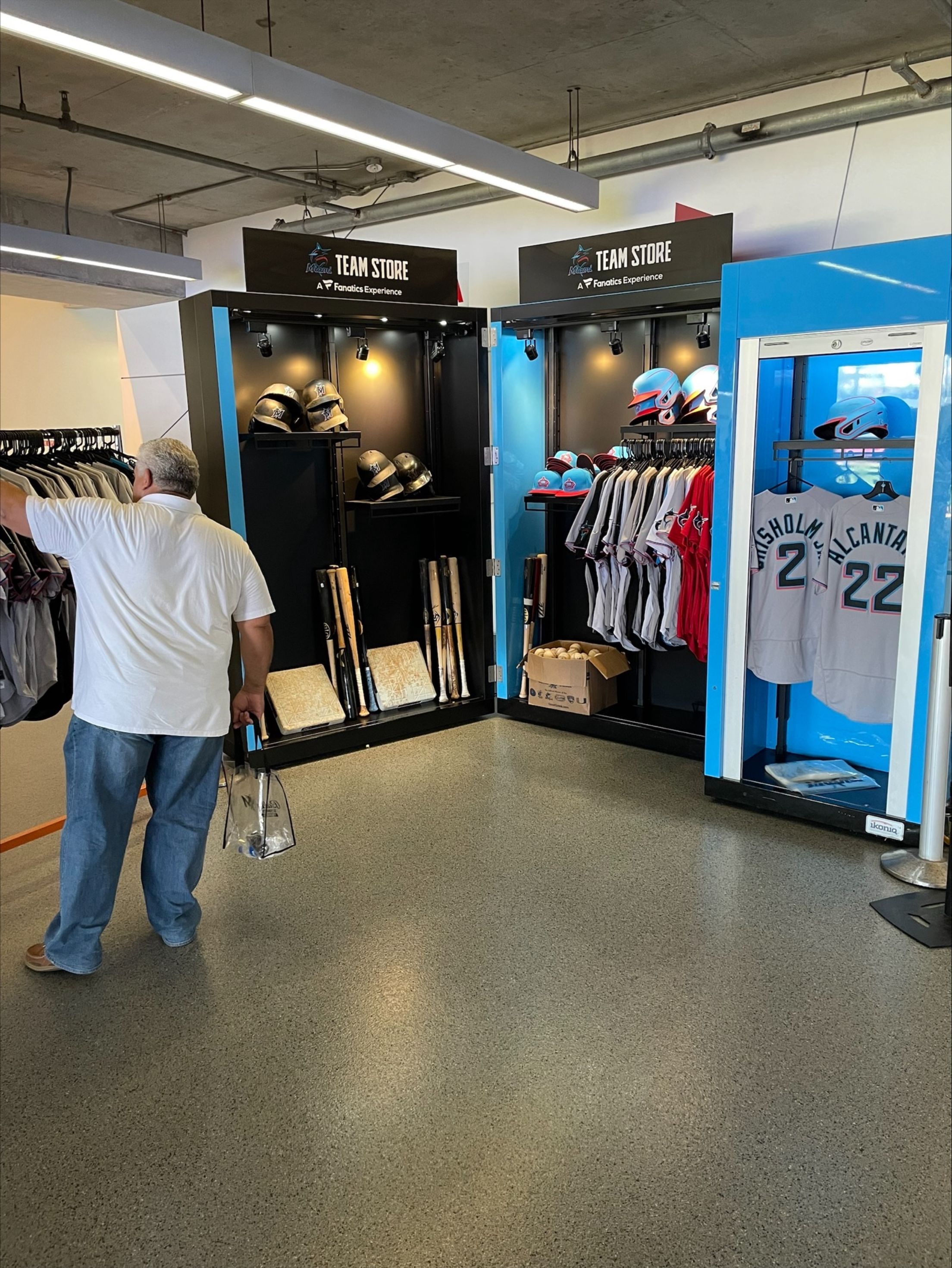 Miami Marlins Authentics | MLB Authentication | MLB.com