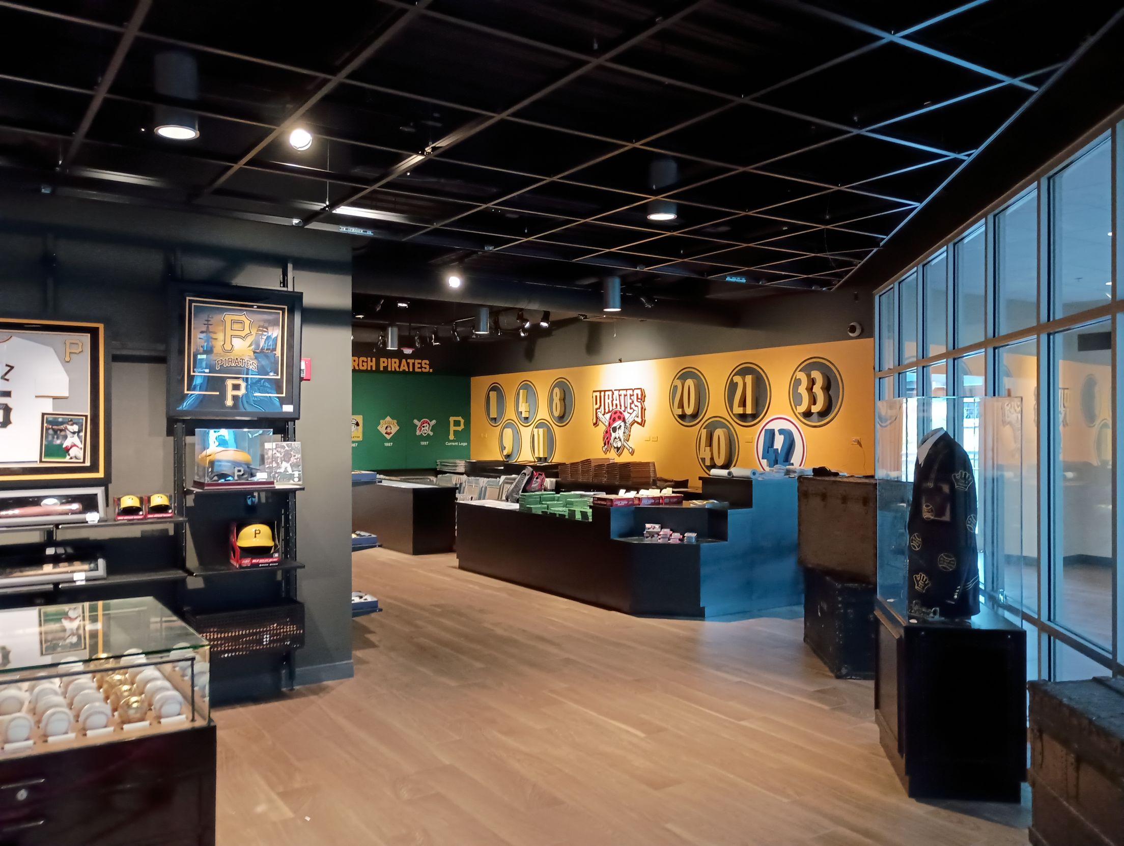 Pittsburgh Pirates Authentics | MLB Authentication | MLB.com