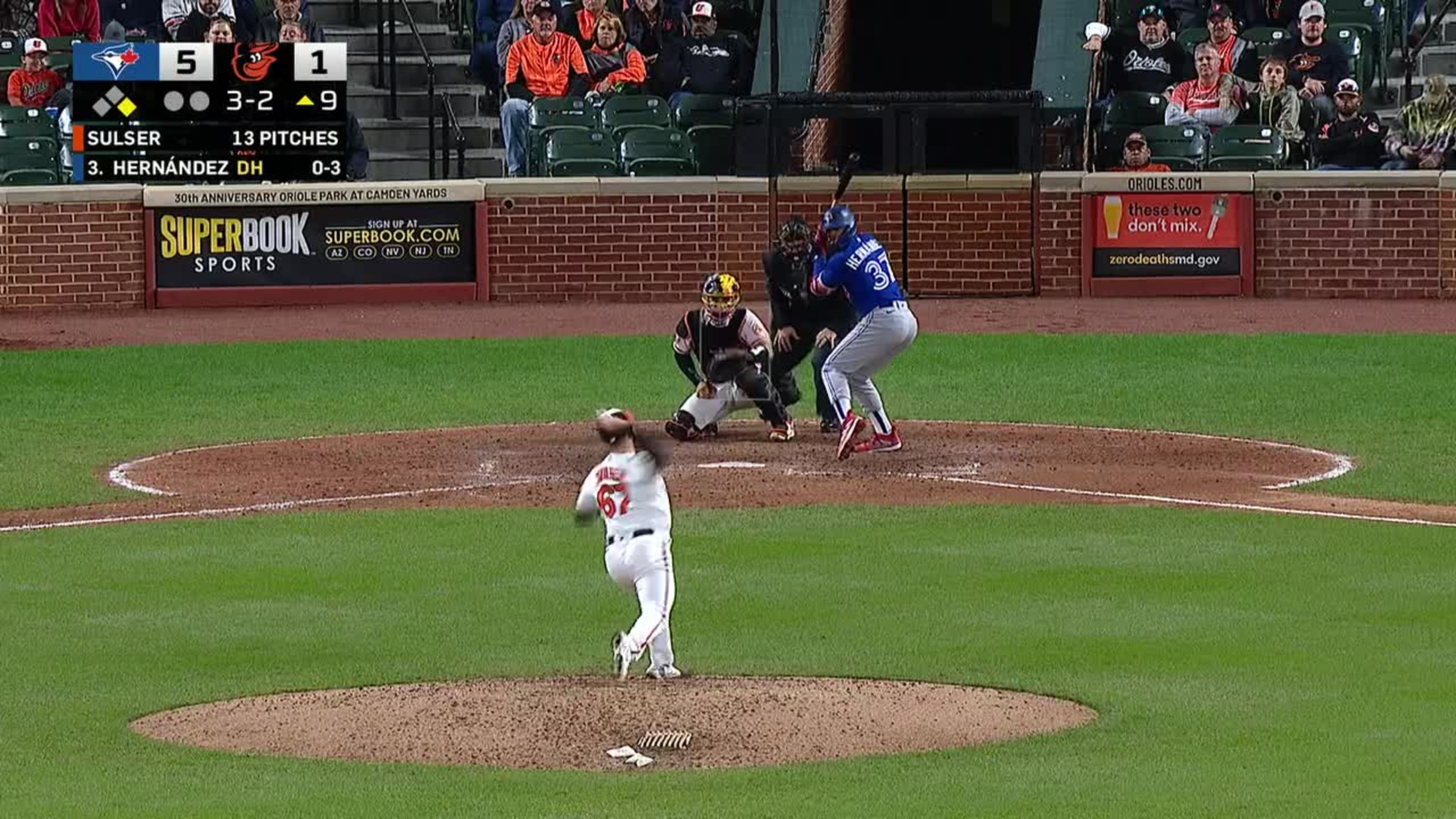 Blue Jays challenged (force play), call on the field was overturned ...