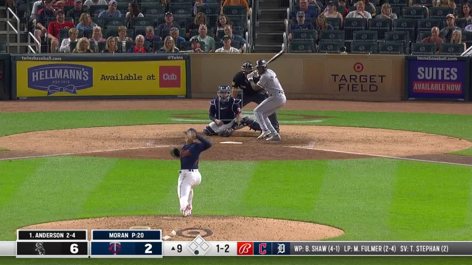 Tim Anderson batea elevado de out fuertemente a jardinero central Nick ...