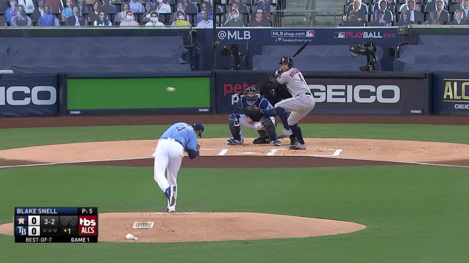 George Springer lines out to third baseman Mike Brosseau. | 10/11/2020 ...