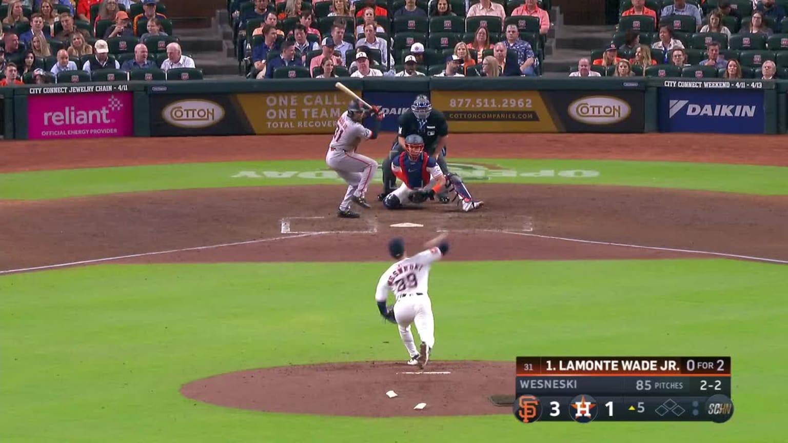 LaMonte Wade Jr. strikes out swinging. | 04/01/2025 | MLB.com