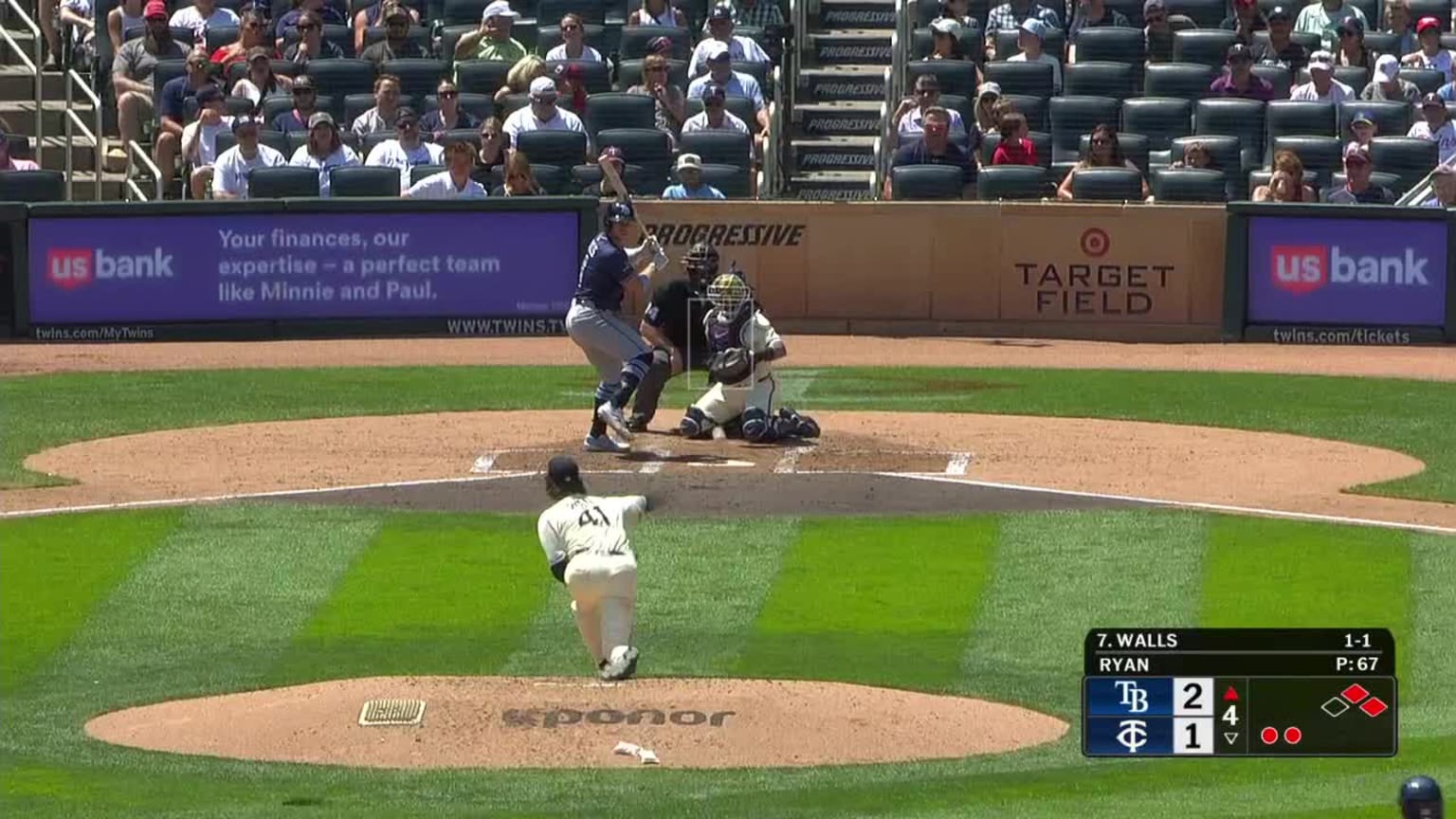 Taylor Walls pops out to shortstop Carlos Correa. | 07/06/2025 | MLB.com