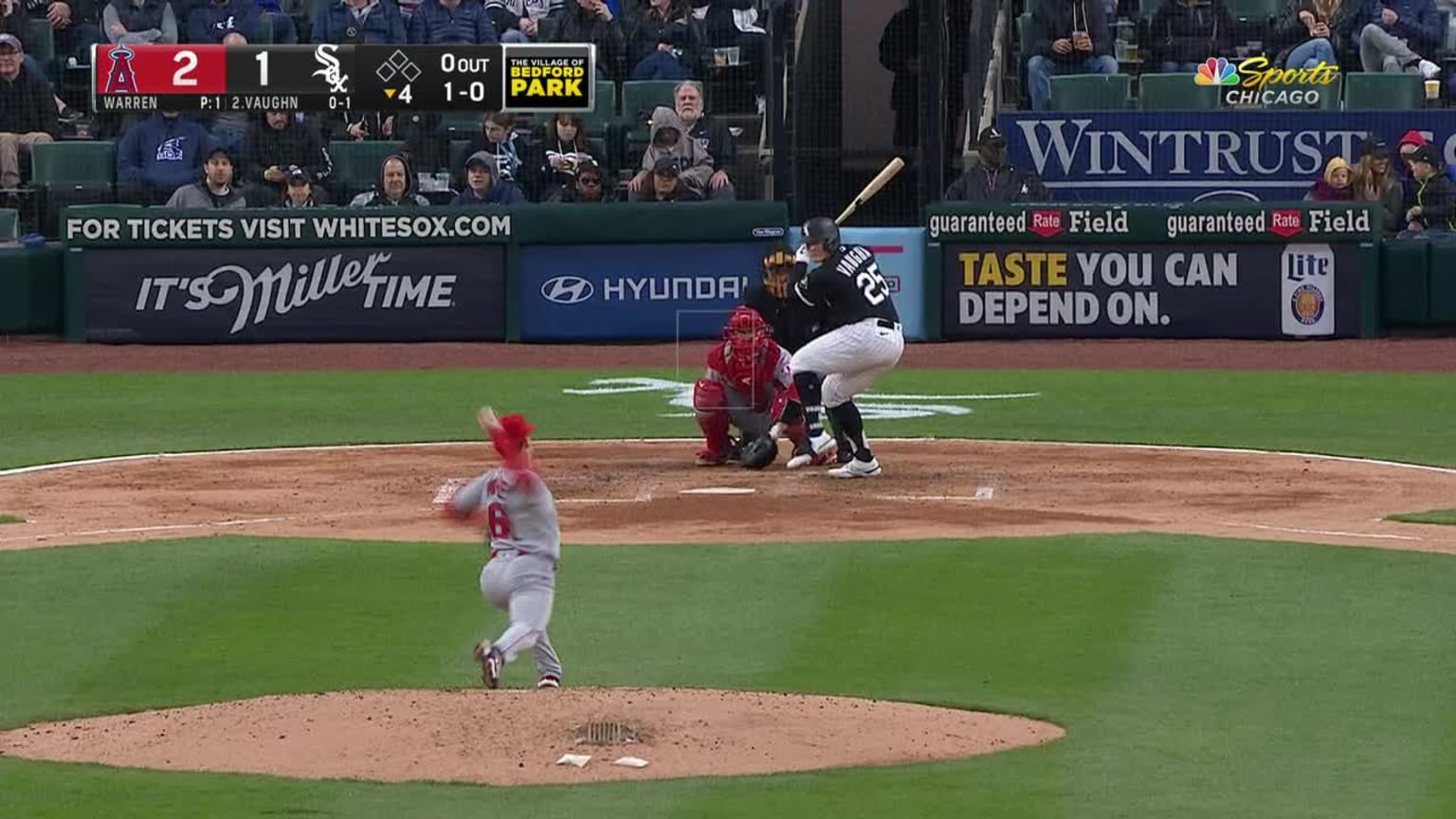 Austin Warren Ball to Andrew Vaughn | 04/29/2022 | Milwaukee Brewers