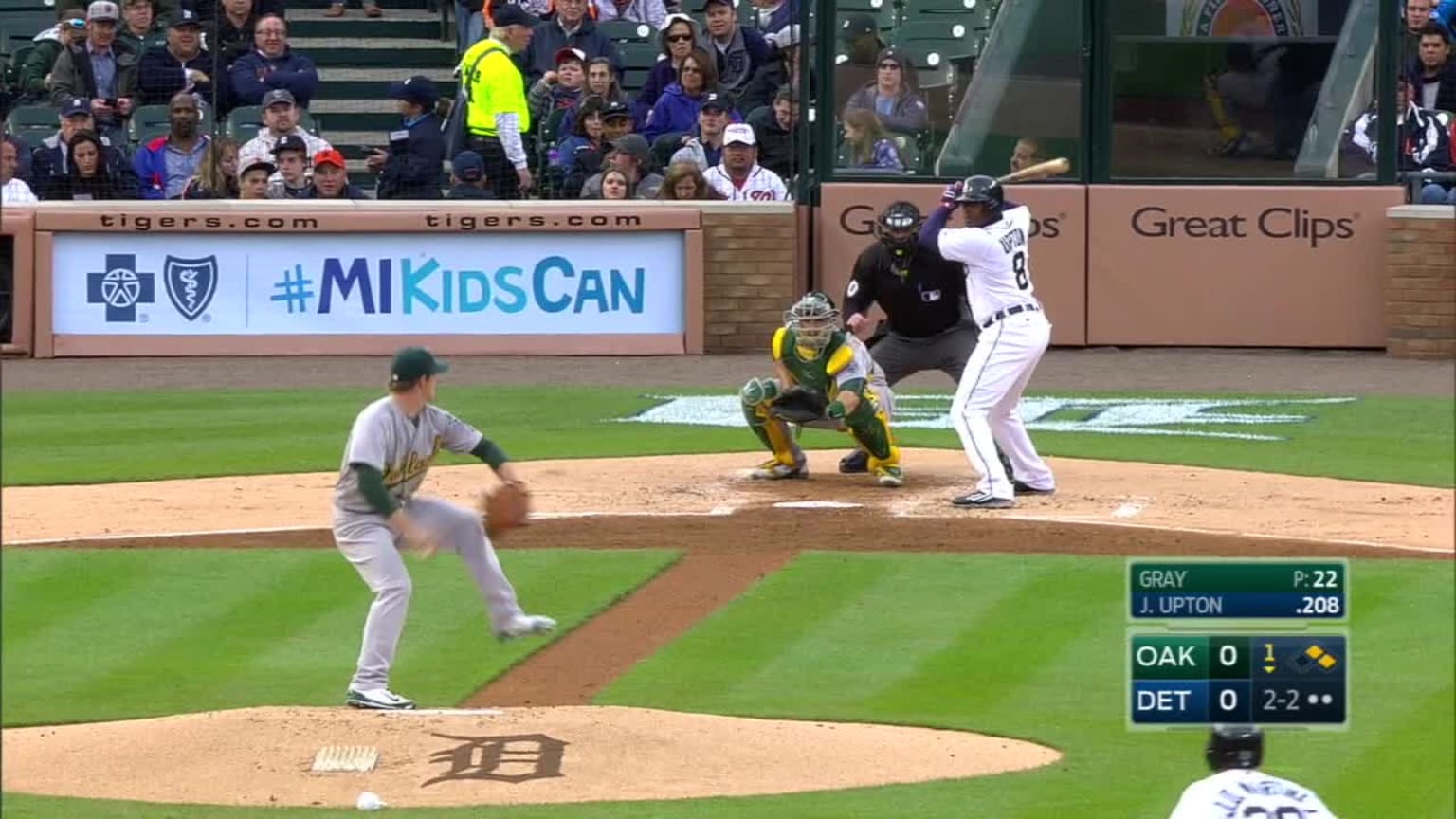 Sonny Gray Ball to Justin Upton | 04/27/2016 | Philadelphia Phillies