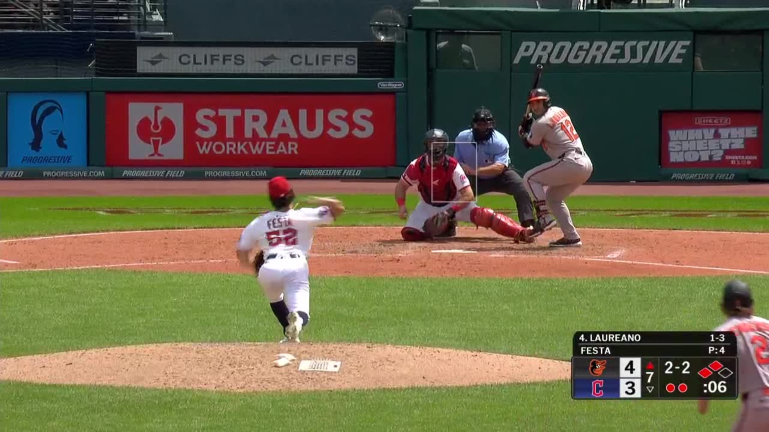 Ramón Laureano pops out to shortstop Brayan Rocchio. | 07/24/2025 | MLB.com