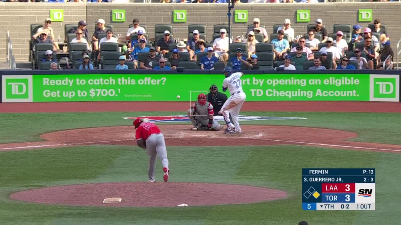 Vladimir Guerrero Jr. singles on a sharp line drive to right fielder ...