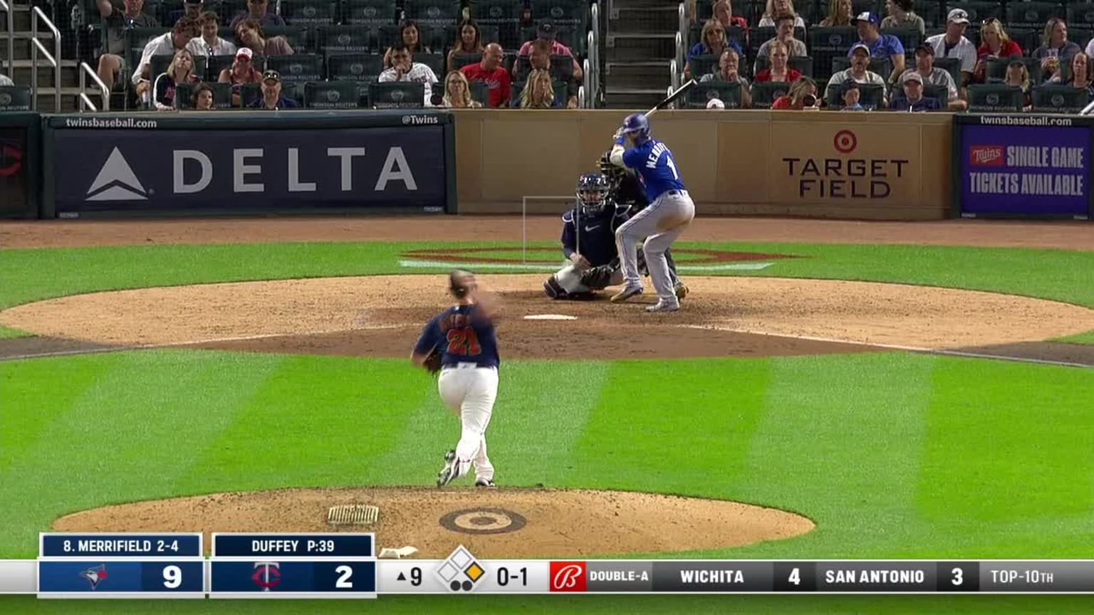 Tyler Duffey Foul to Whit Merrifield | 08/04/2022 | MLB.com