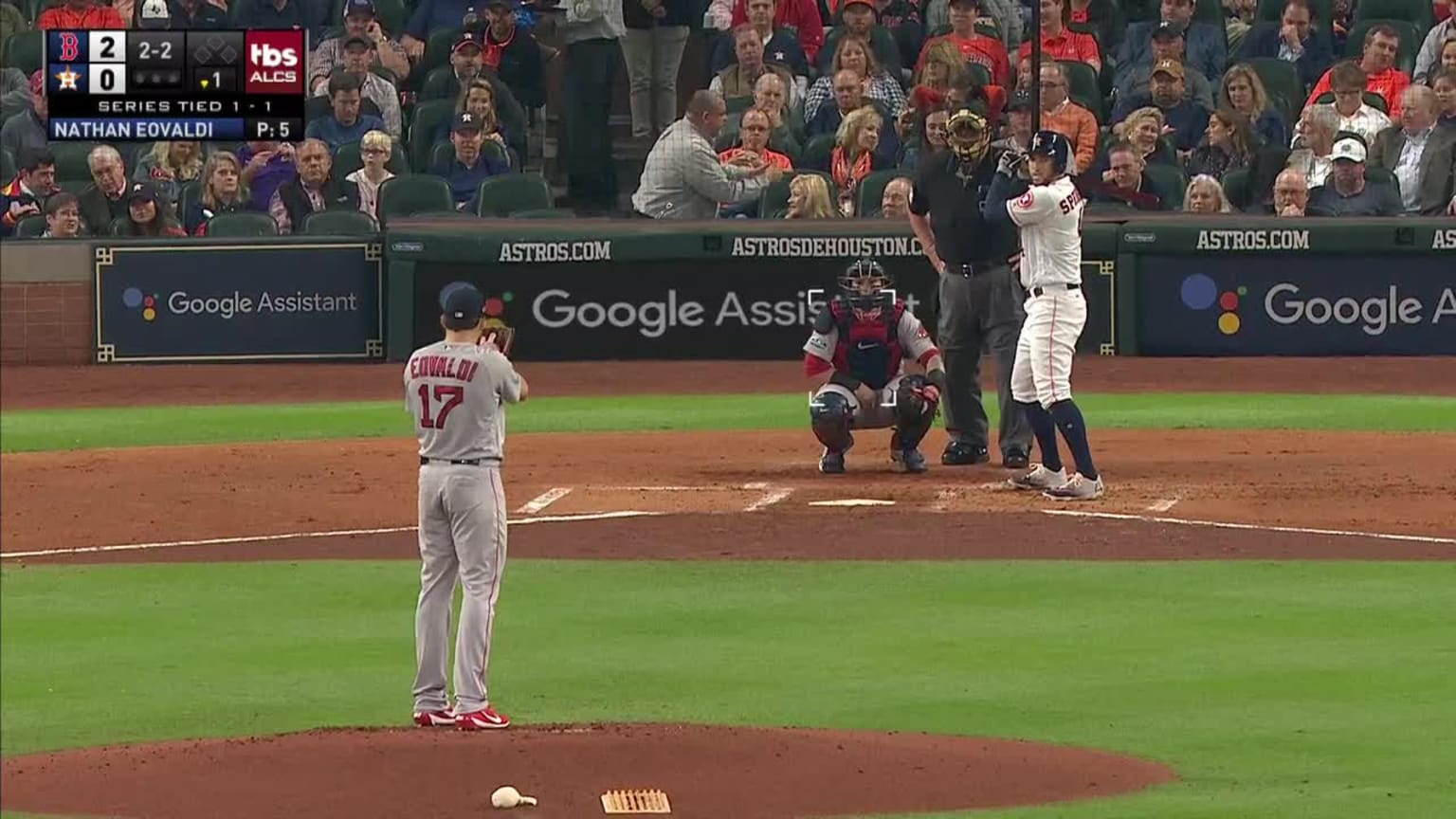 George Springer strikes out swinging. | 10/16/2018 | New York Yankees