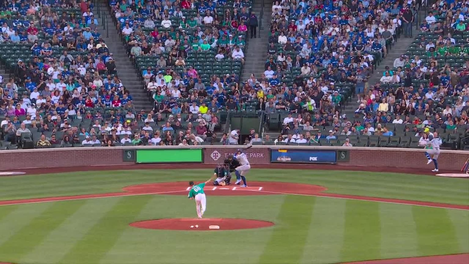 George Springer doubles (13) on a sharp line drive to right fielder ...