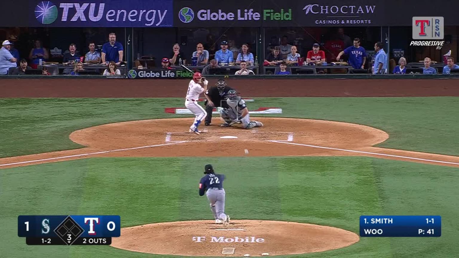 Josh Smith reaches on a throwing error by shortstop J.P. Crawford. | 06/28/2025 | MLB.com