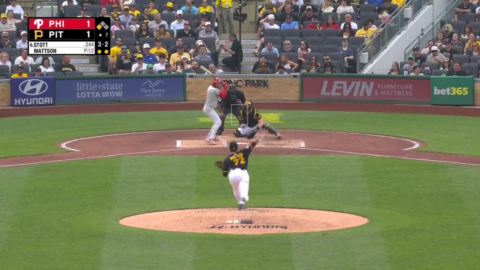 Bryson Stott flies out to center fielder Alexander Canario. | 06/07 ...