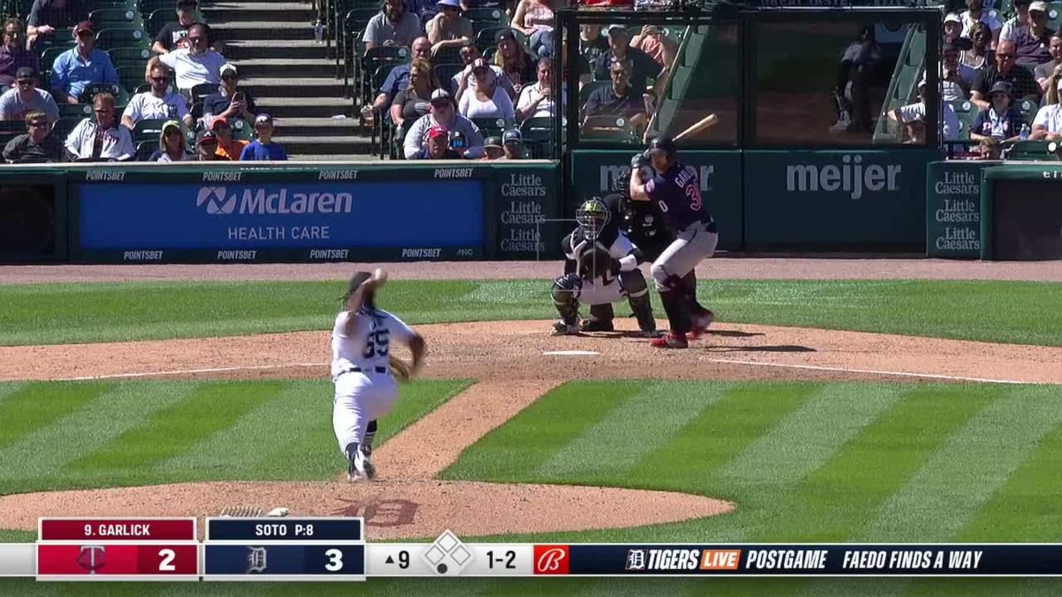Kyle Garlick flies out to right fielder Daz Cameron. | 06/02/2022 | MLB.com