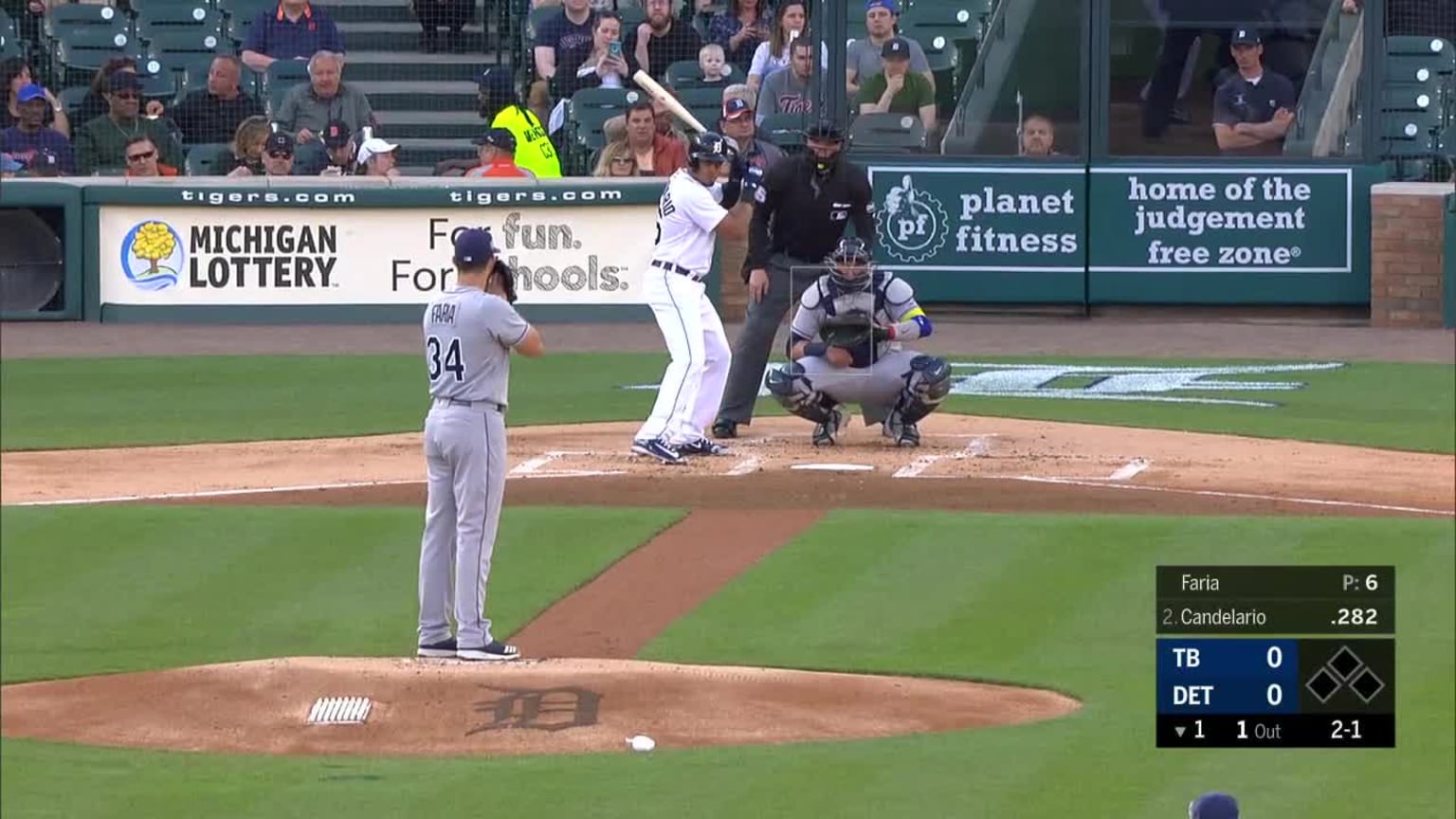 Jake Faria Bola mala to Jeimer Candelario | 30/04/2018 | Los Rays de ...