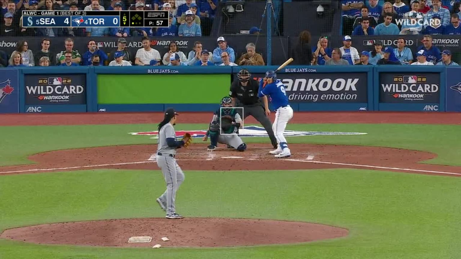 Danny Jansen flies out sharply to center fielder Julio Rodriguez. | 10/07/2022 | Seattle Mariners