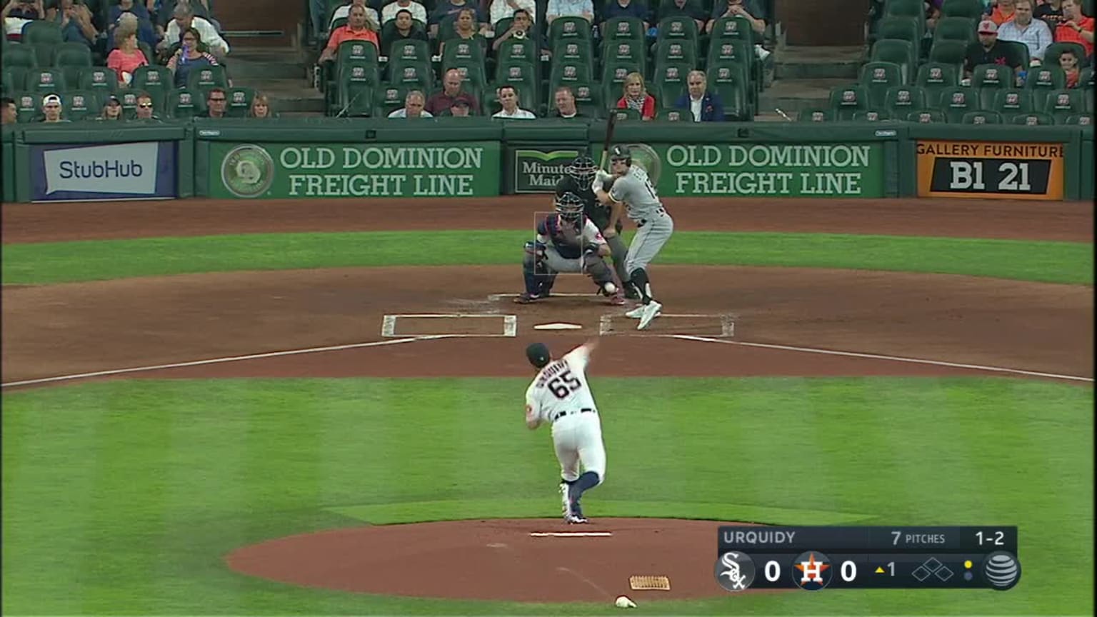 Adam Engel strikes out swinging. | 06/17/2021 | Toronto Blue Jays