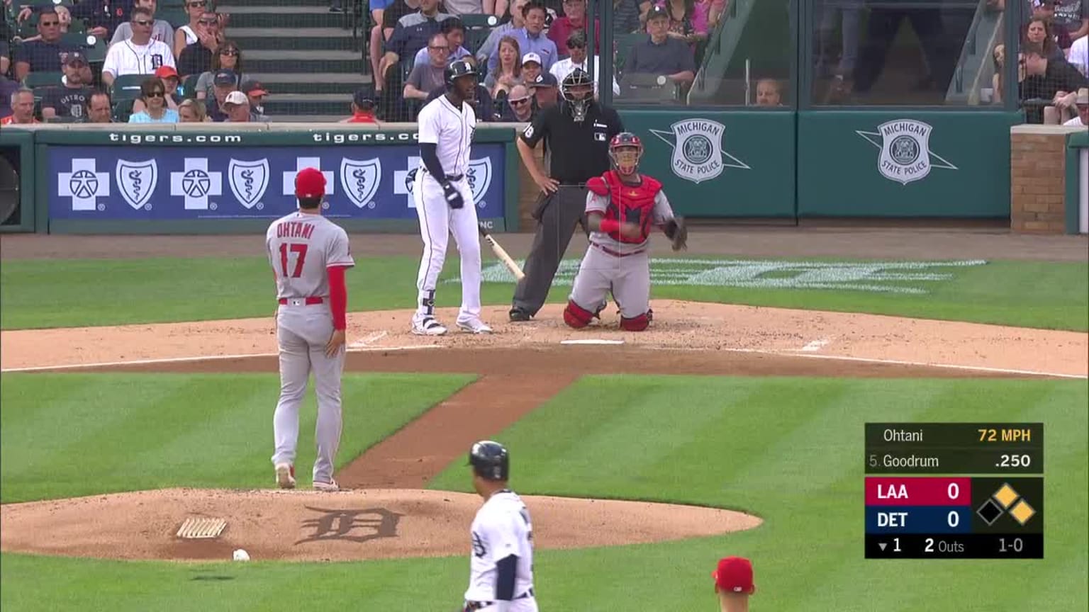 Shohei Ohtani Ball to Niko Goodrum | 05/30/2018 | Seattle Mariners