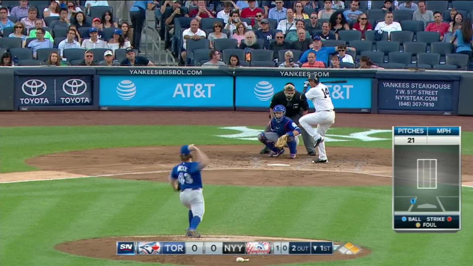 R.A. Dickey Ball to Starlin Castro | 08/15/2016 | New York Yankees