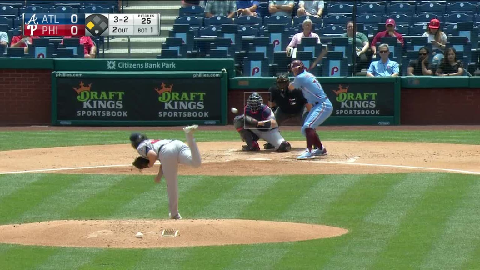 Rhys Hoskins flies out to center fielder Ender Inciarte. | 06/10/2021 ...