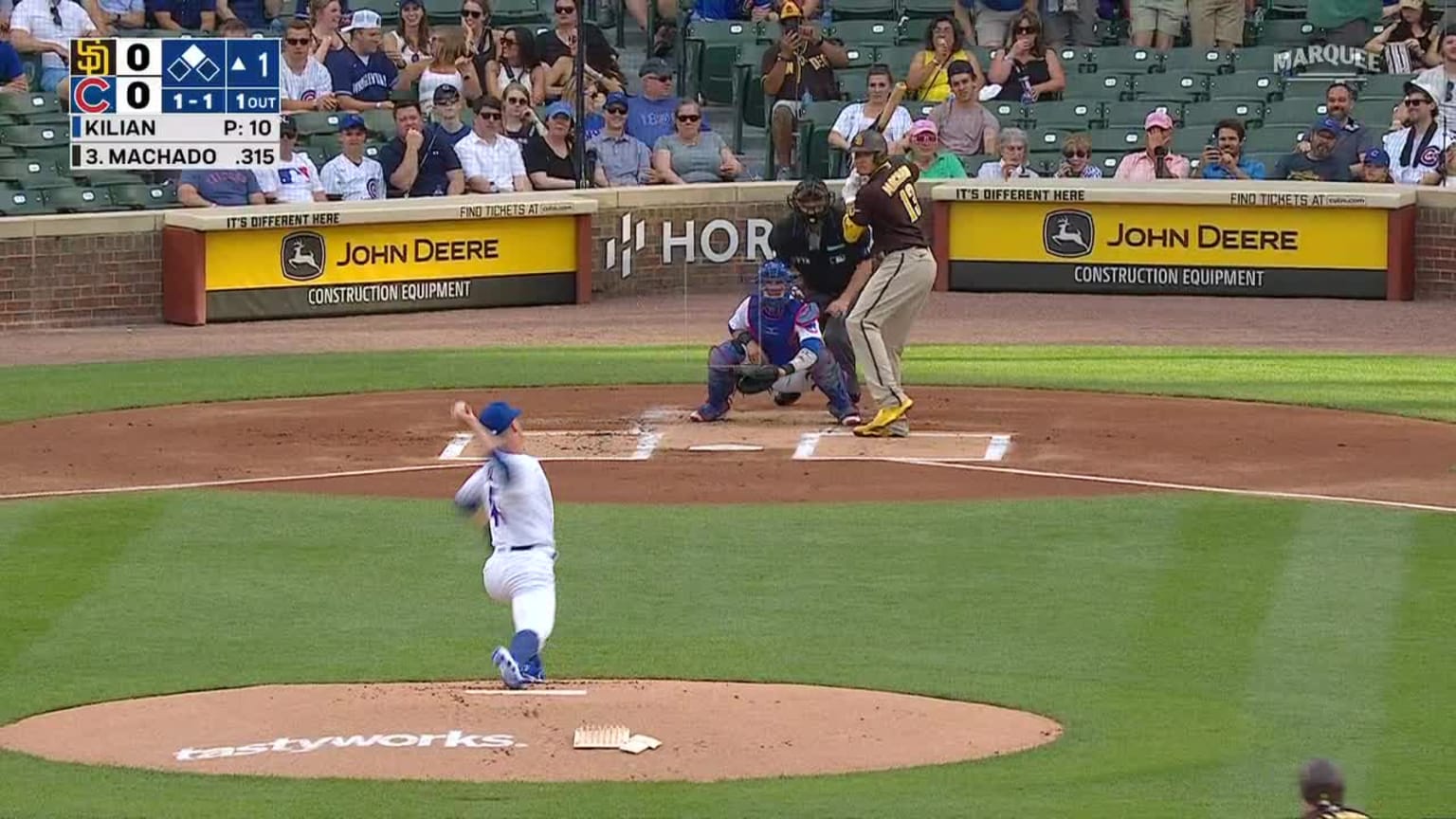 Caleb Kilian Foul to Manny Machado | 06/15/2022 | San Diego Padres