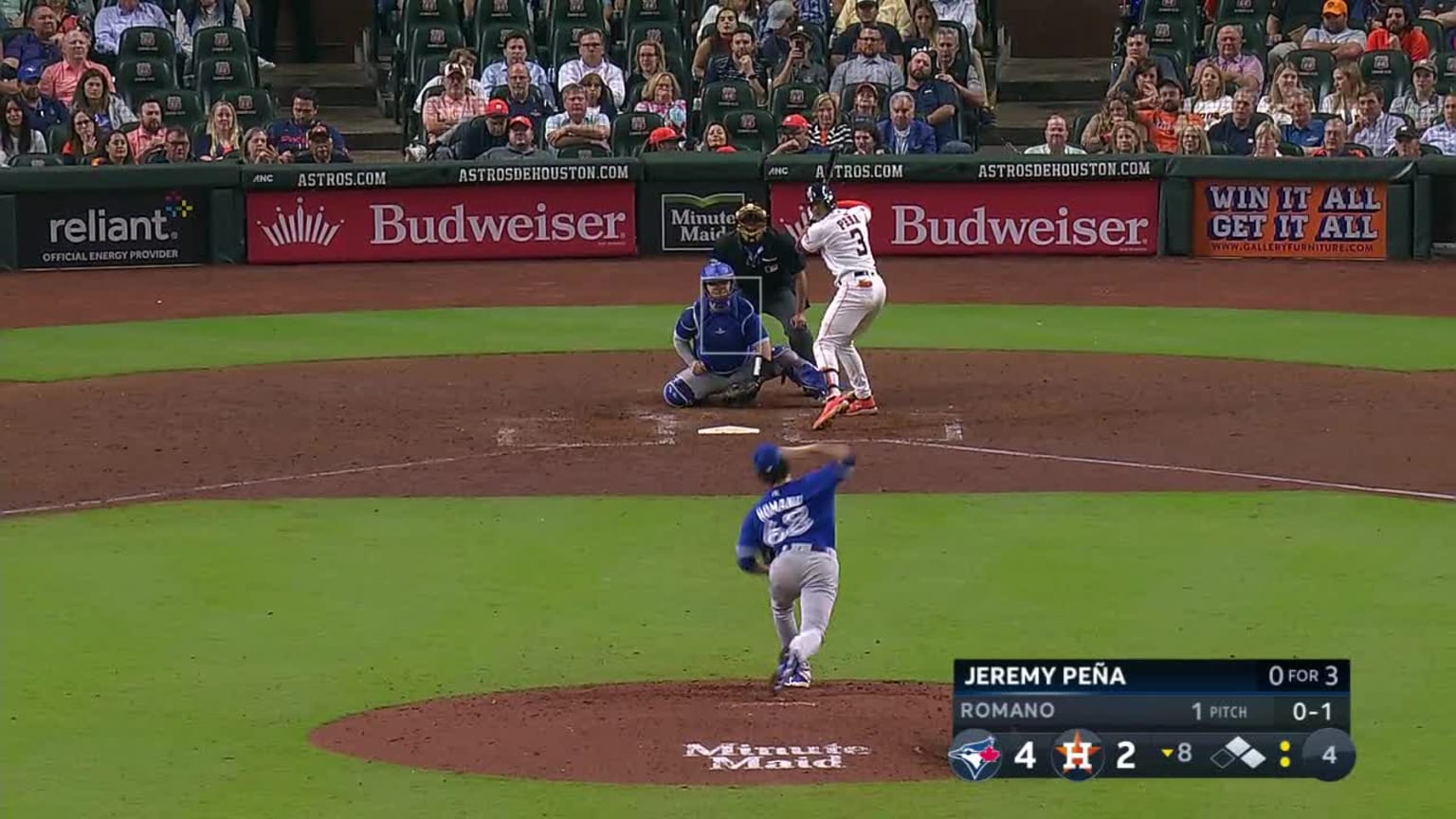 Jeremy Pena flies out to right fielder George Springer. | 04/18/2023 ...