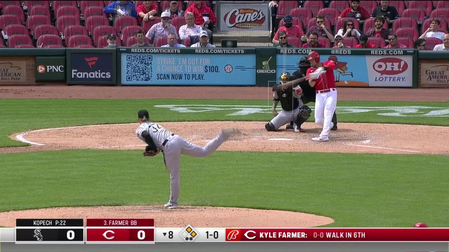 Kyle Farmer pops out to shortstop Tim Anderson. | 05/05/2021 | MLB.com