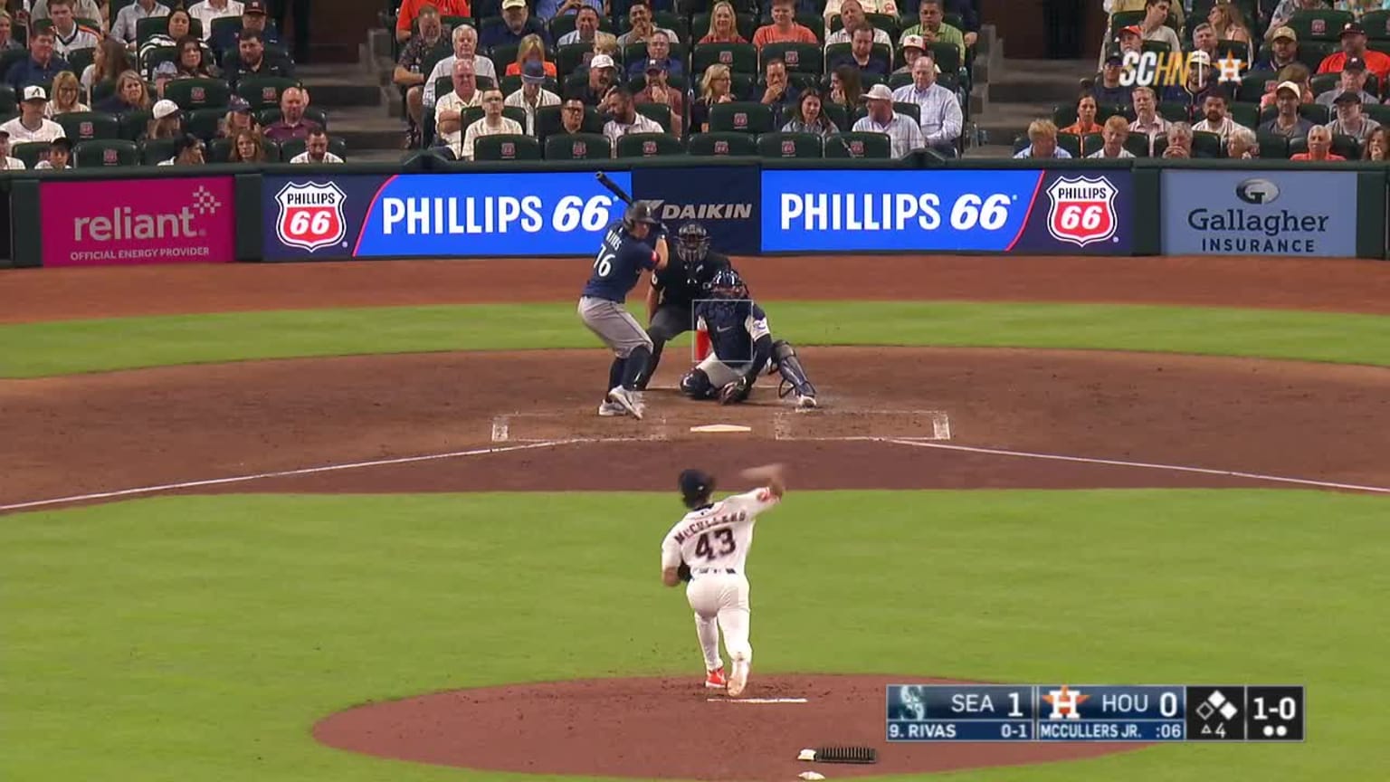 Leo Rivas flies out to left fielder Zach Dezenzo. | 05/13/2026 | MLB.com