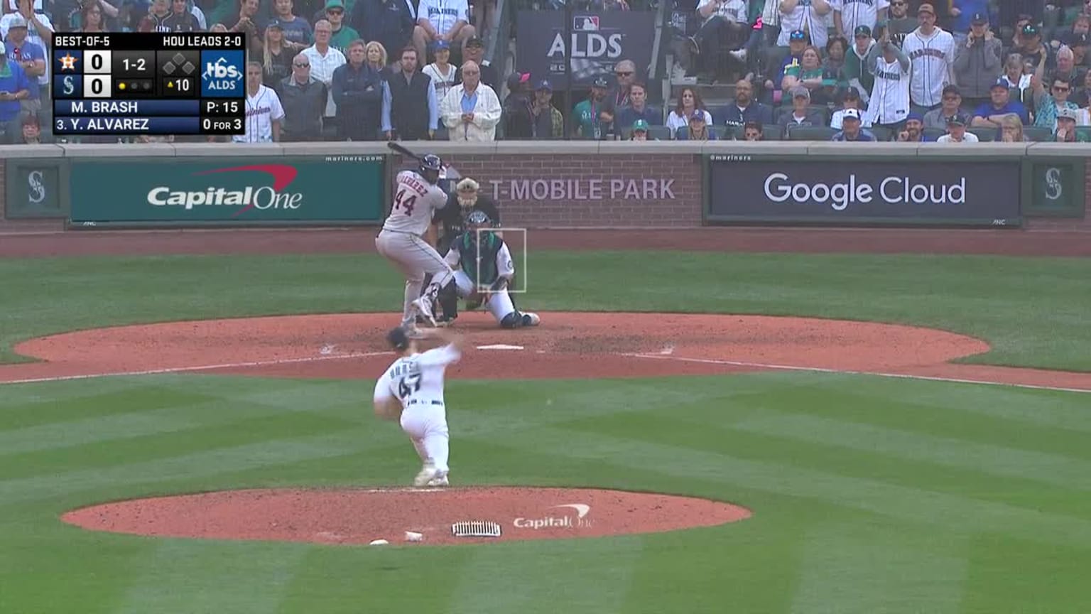 Yordan Alvarez flies out to center fielder Julio Rodriguez. | 10/15 ... Yordan Alvarez flies out to center fielder Julio Rodriguez. | 10/15 ...