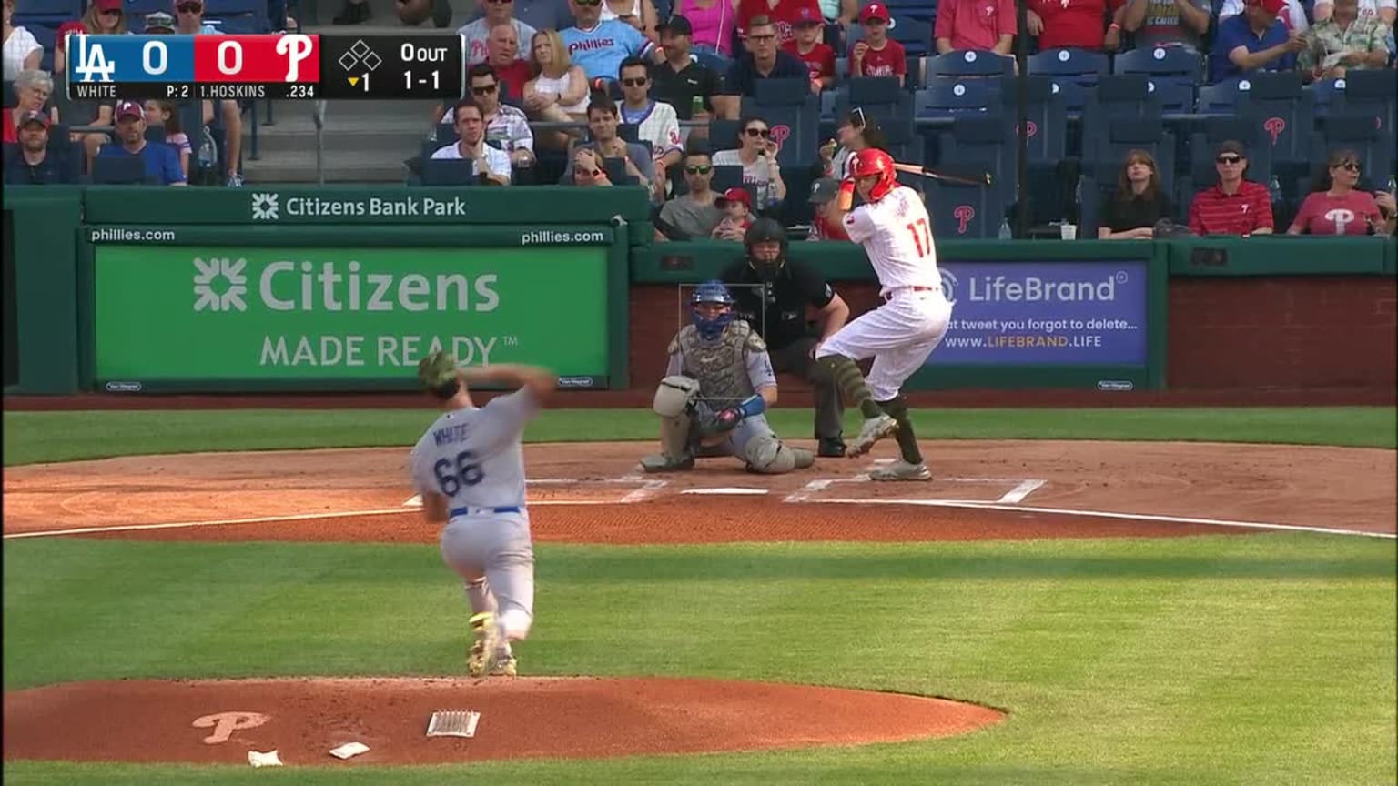 Rhys Hoskins flies out to center fielder Cody Bellinger. | 05/21/2022 ...