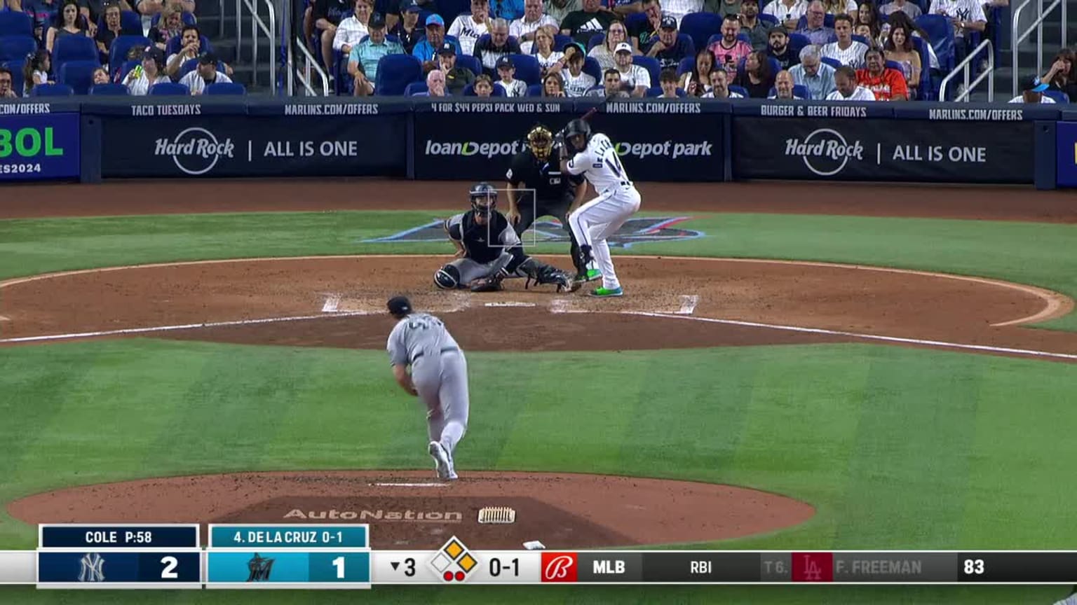 Bryan De La Cruz flies out to center fielder Harrison Bader. | 08/13 ...