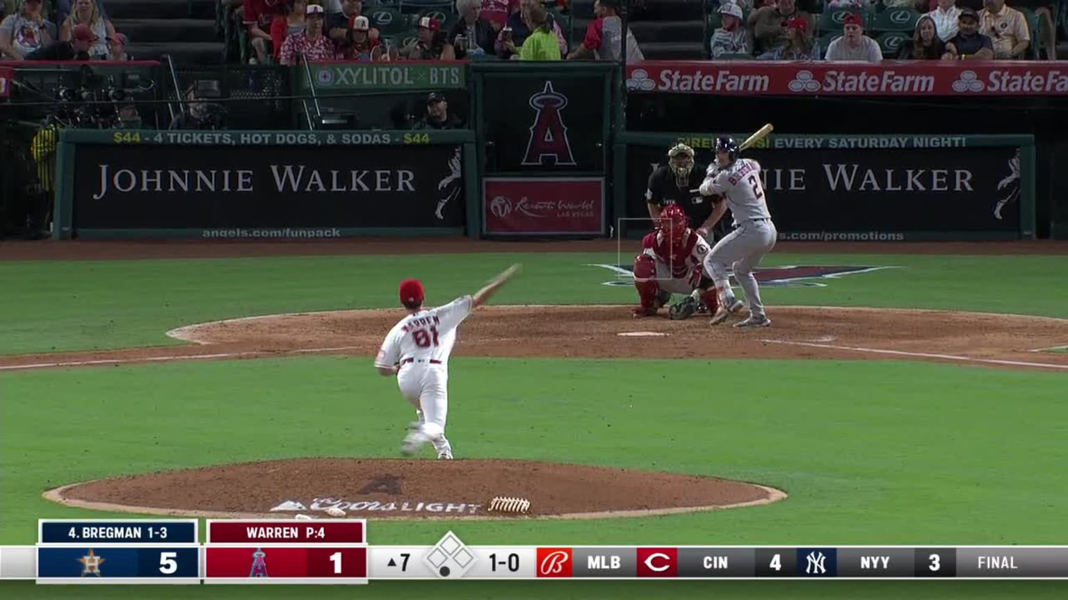 Austin Warren Foul to Alex Bregman | 07/12/2022 | MLB.com