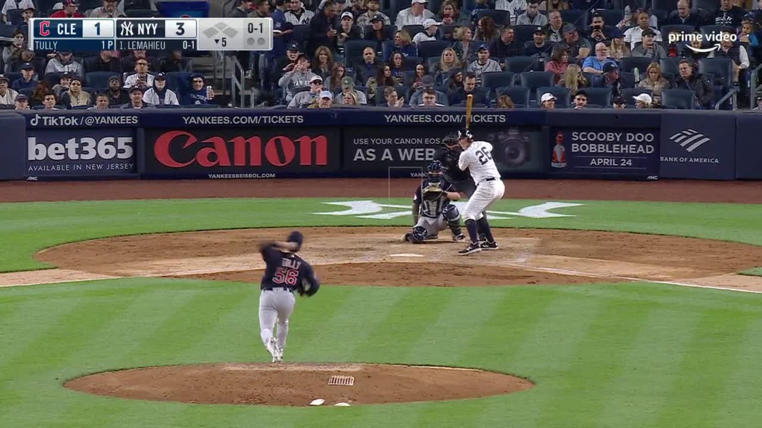 Tanner Tully Foul to DJ LeMahieu | 04/22/2022 | Los Angeles Dodgers