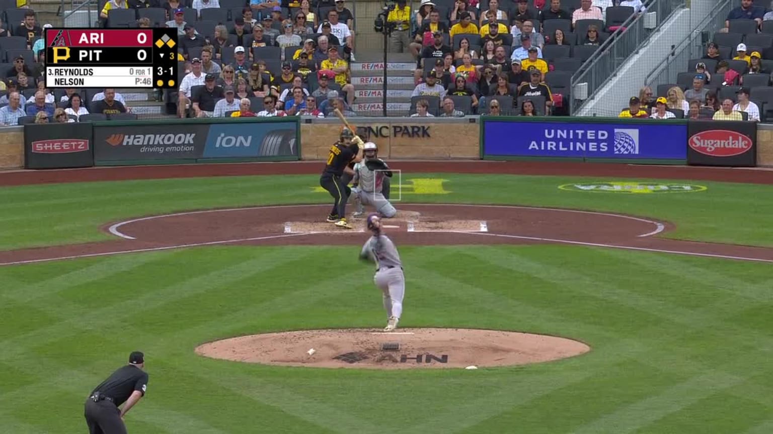 Bryan Reynolds flies out to right fielder Corbin Carroll. | 07/25/2025 ...