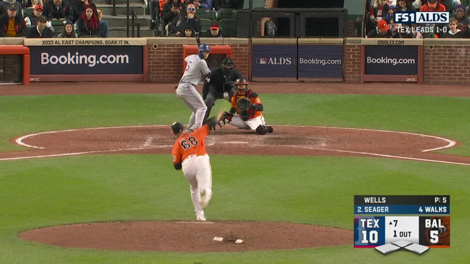 Tyler Wells Ball to Corey Seager | 10/08/2023 | MLB.com