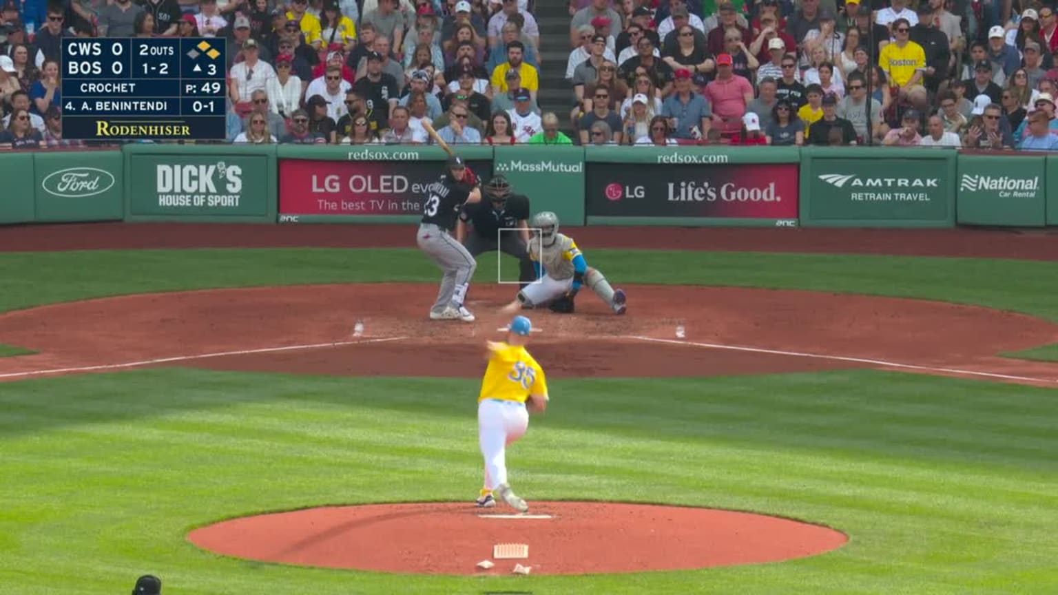 Andrew Benintendi flies out to right fielder Wilyer Abreu. | 04/19/2025 | MLB.com