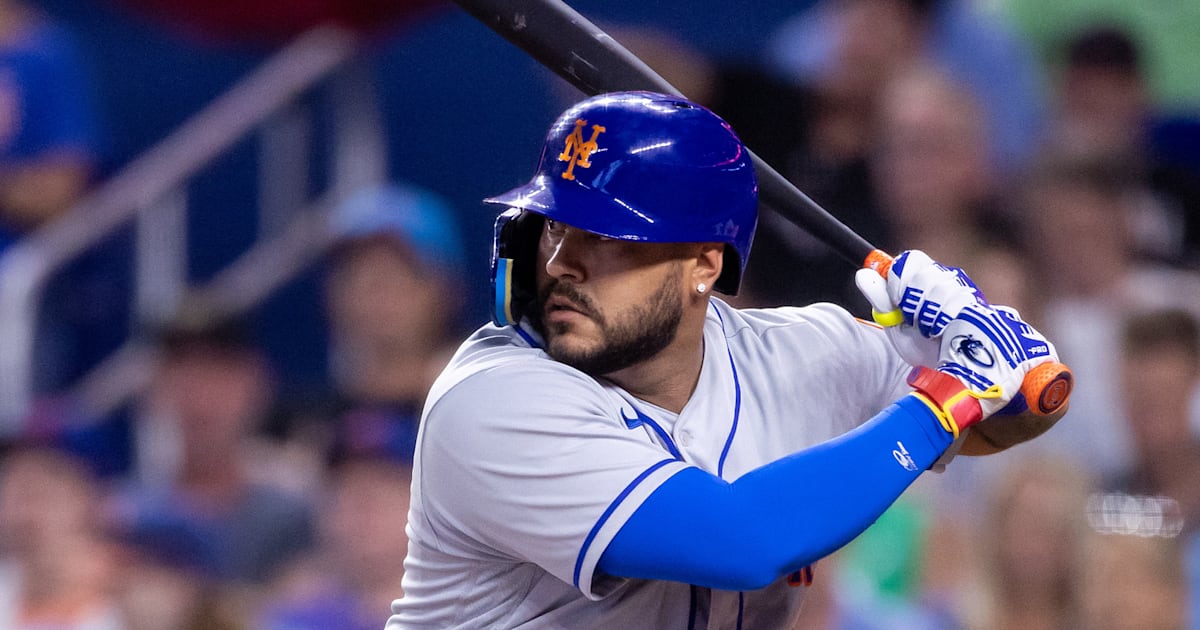 Omar Narváez Stats and Highlights - MLB Player Stories