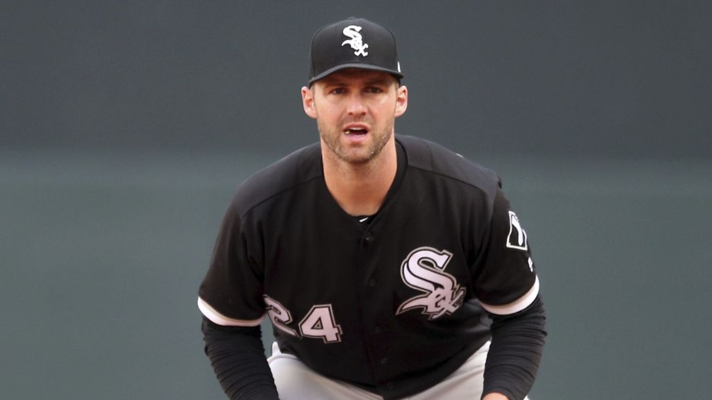 Texas Rangers sign INF Matt Davidson, could try him as two-way player ...